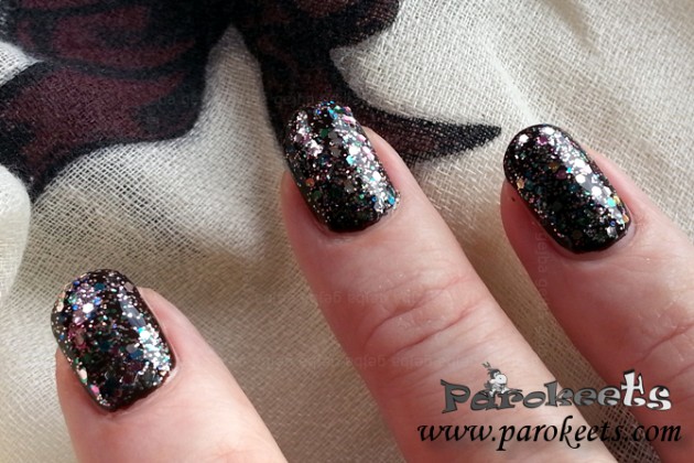 L'Oreal Sequine Explosion nail polish (842) | Parokeets
